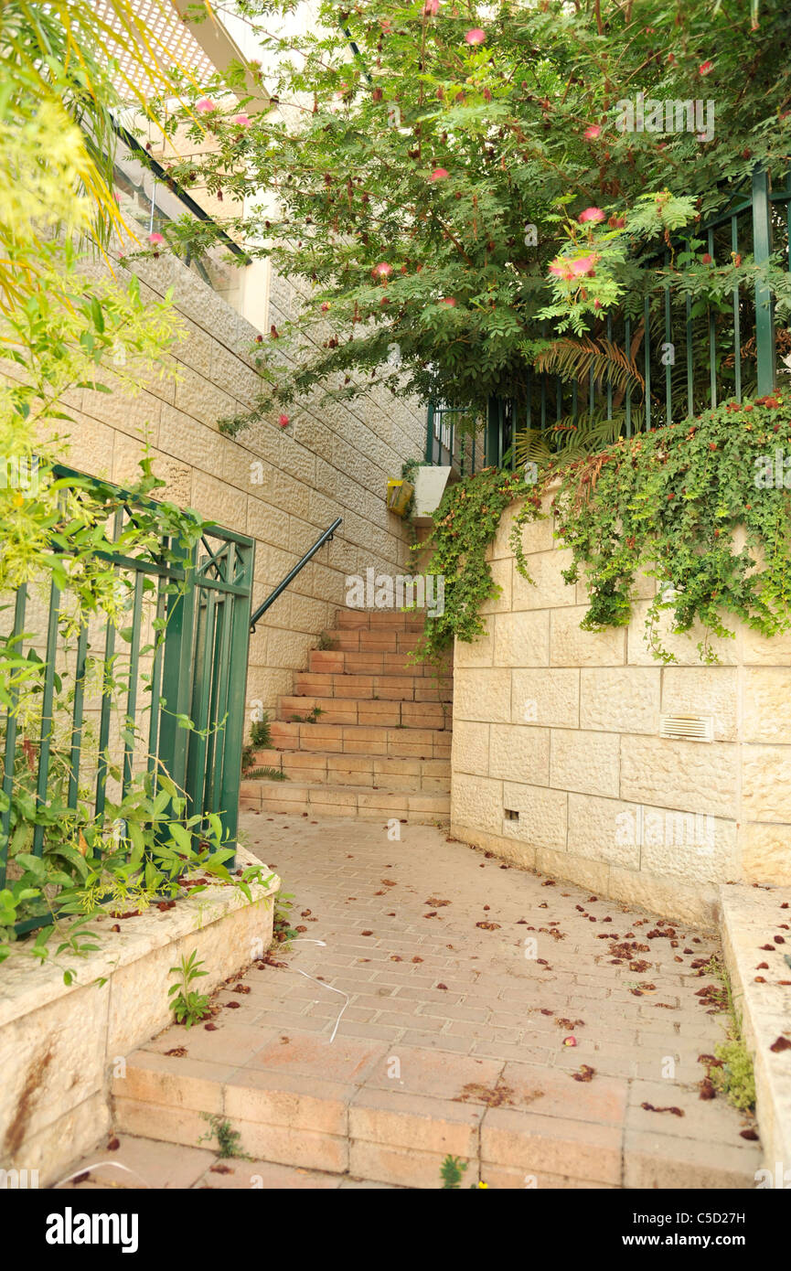 path to building pavement Stock Photo - Alamy