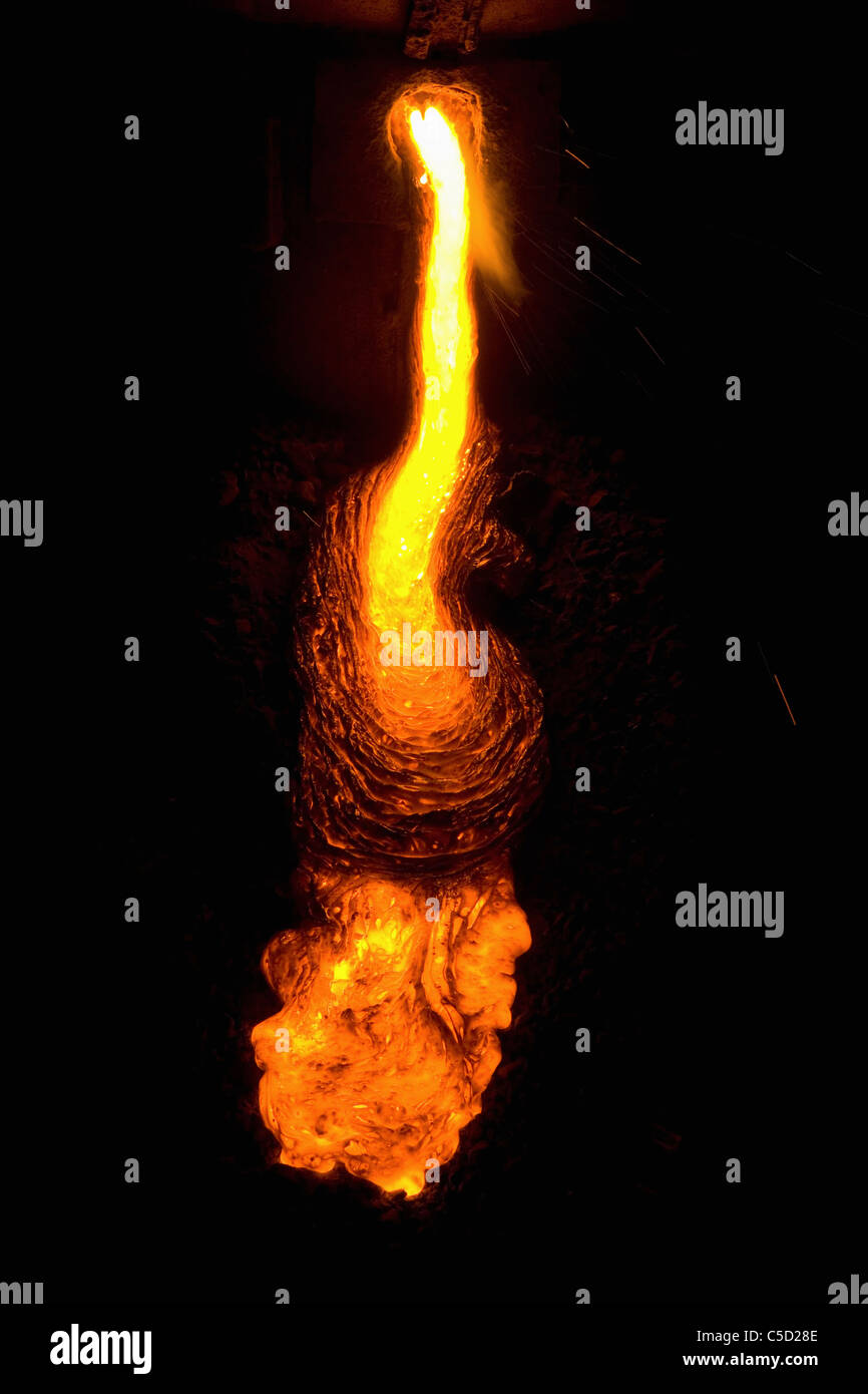 Metal casting hi-res stock photography and images - Alamy