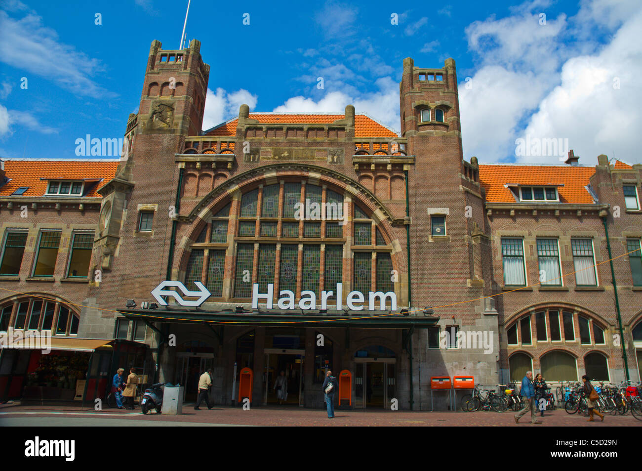 Haarlem centraal hi-res stock photography and images - Alamy