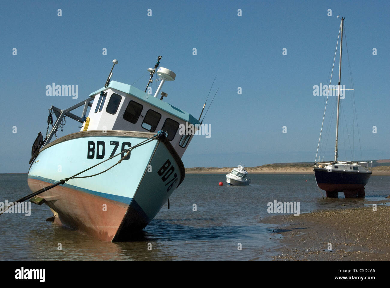 Fishing boat beached at Appledore North Devon Stock Photo - Alamy