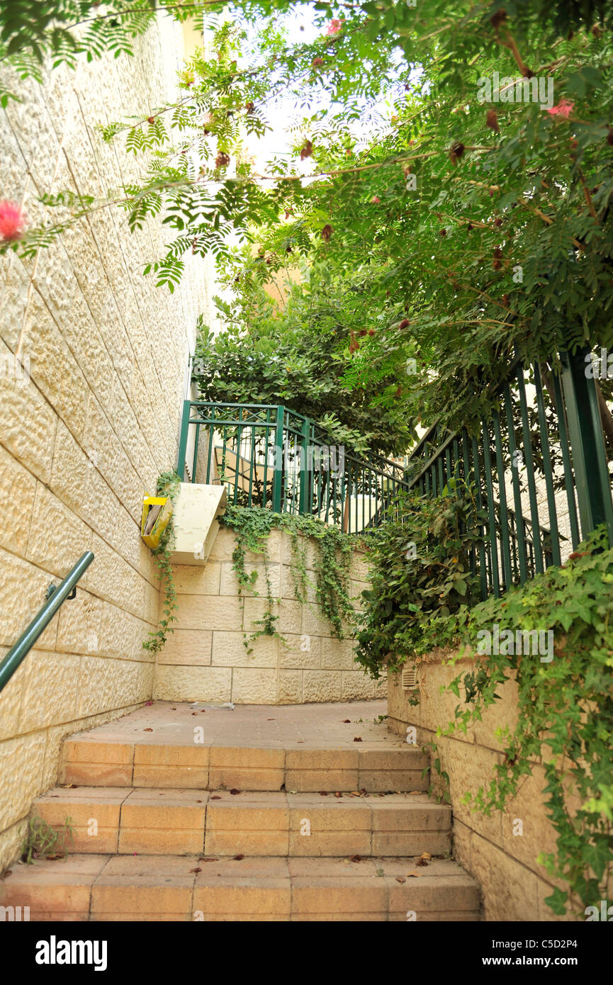 path to building pavement Stock Photo - Alamy