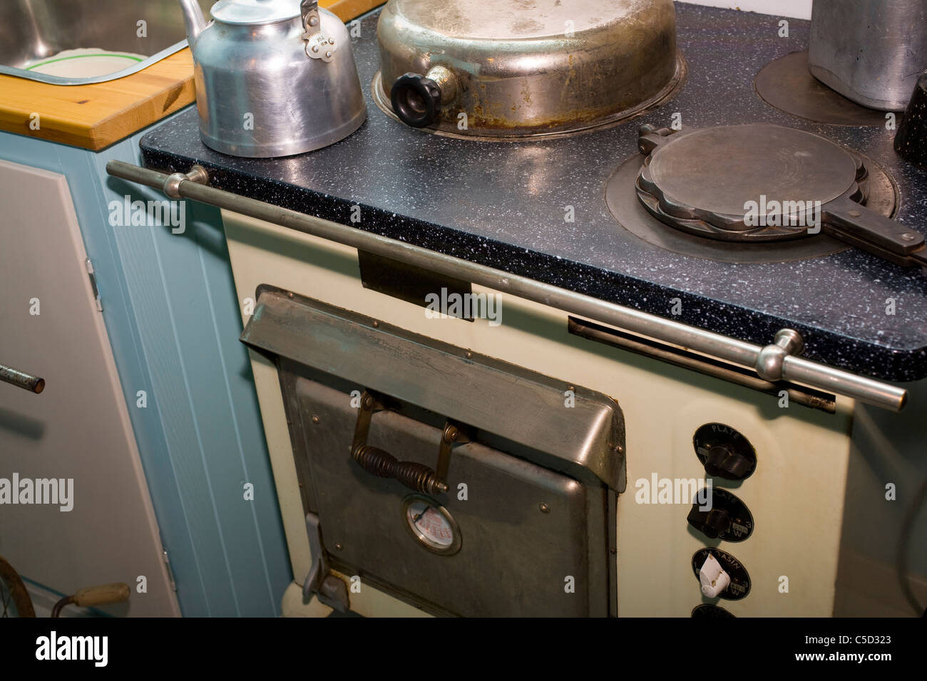 Aga cooker antique hi-res stock photography and images - Alamy