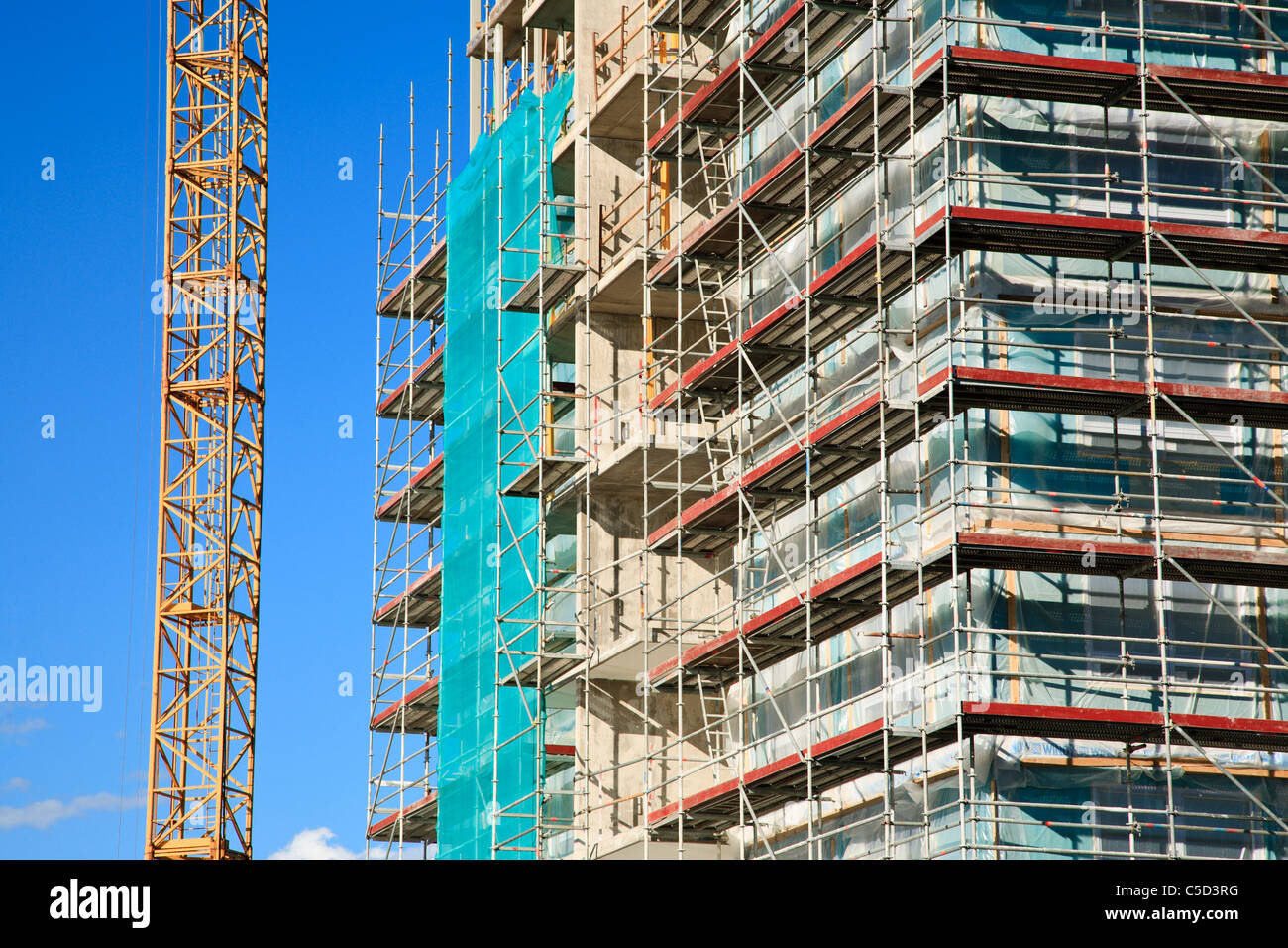 Crane high up hi-res stock photography and images - Alamy