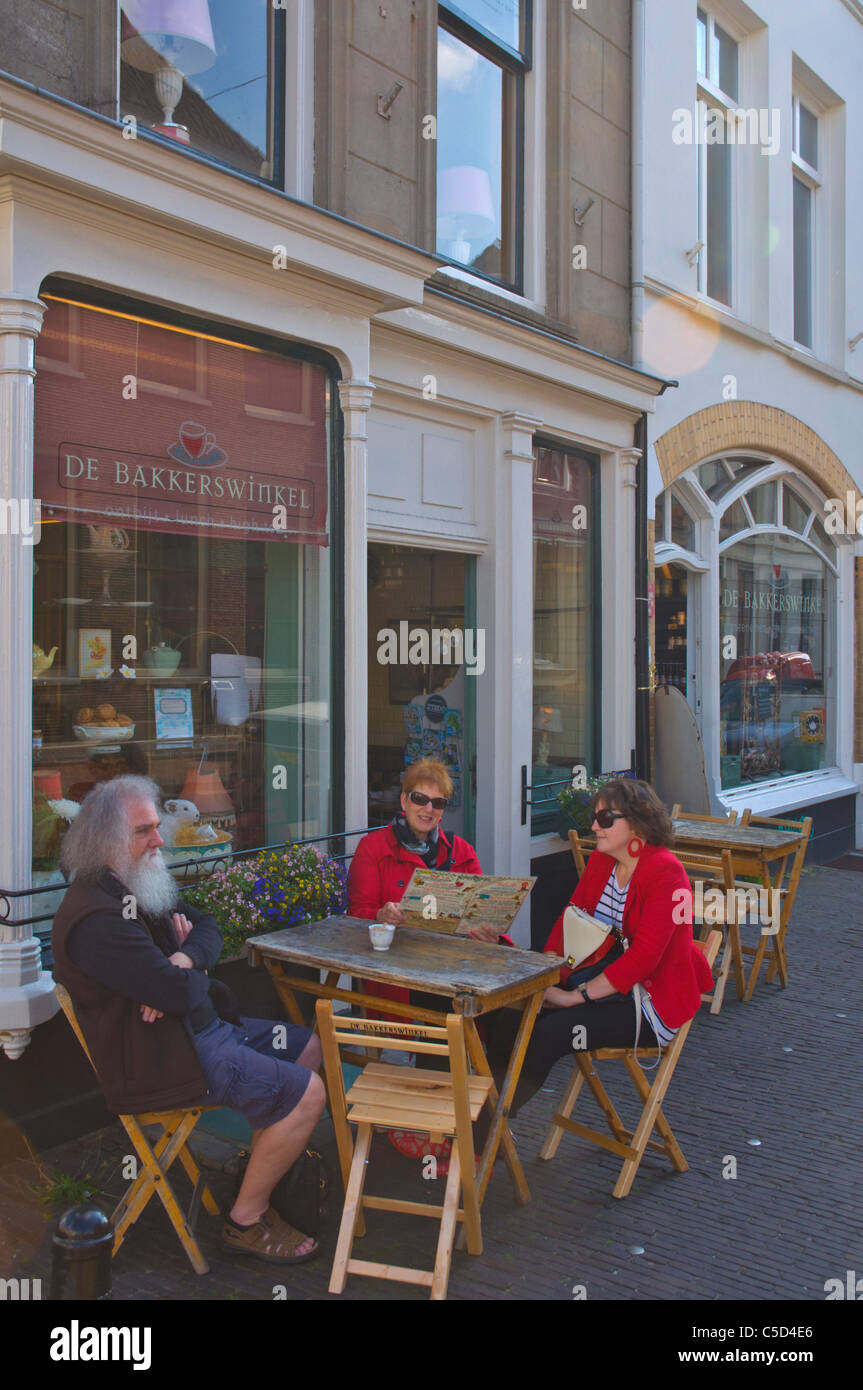 Dutch pavement sidewalk cafe hi-res stock photography and images - Alamy