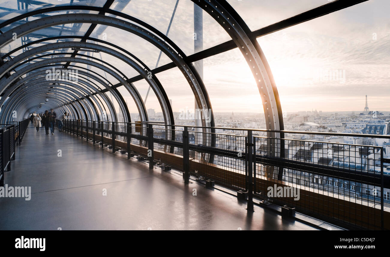 Walkway paris hi-res stock photography and images - Alamy