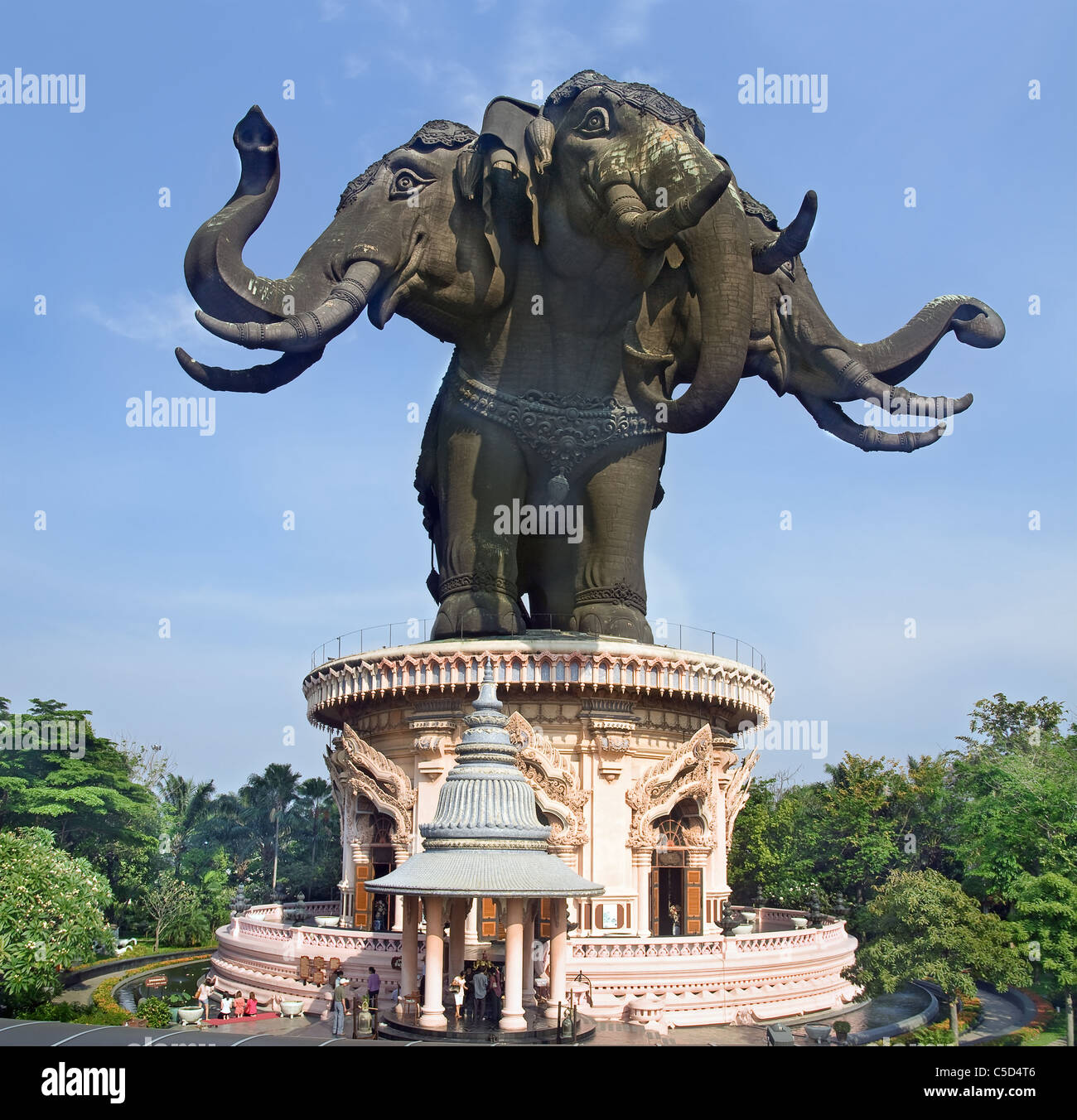 Three-headed elephant in museum Erawan Stock Photo - Alamy