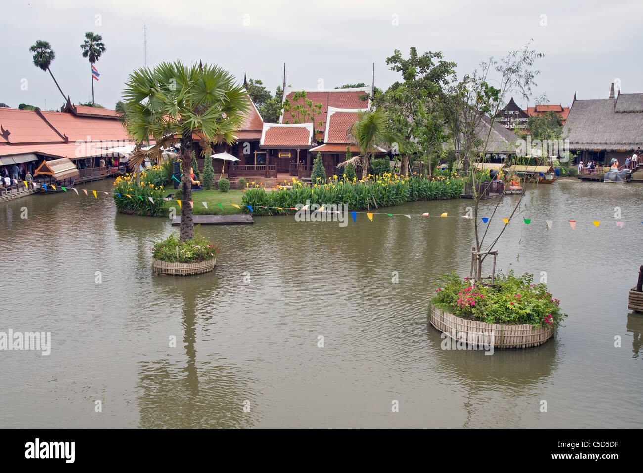 Ayothaya floating market in Thailand Stock Photo - Alamy