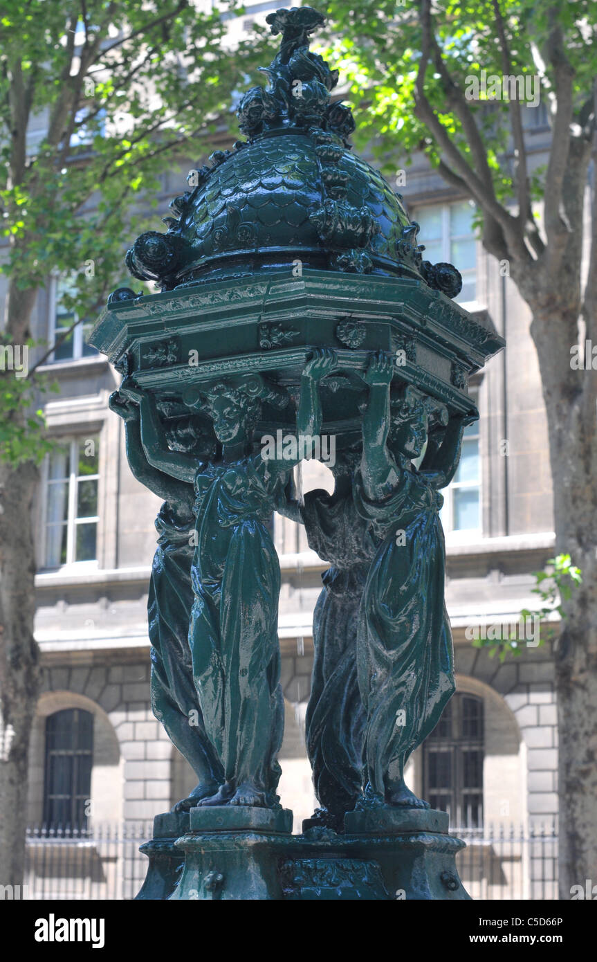 City of paris rotunda hi-res stock photography and images - Alamy