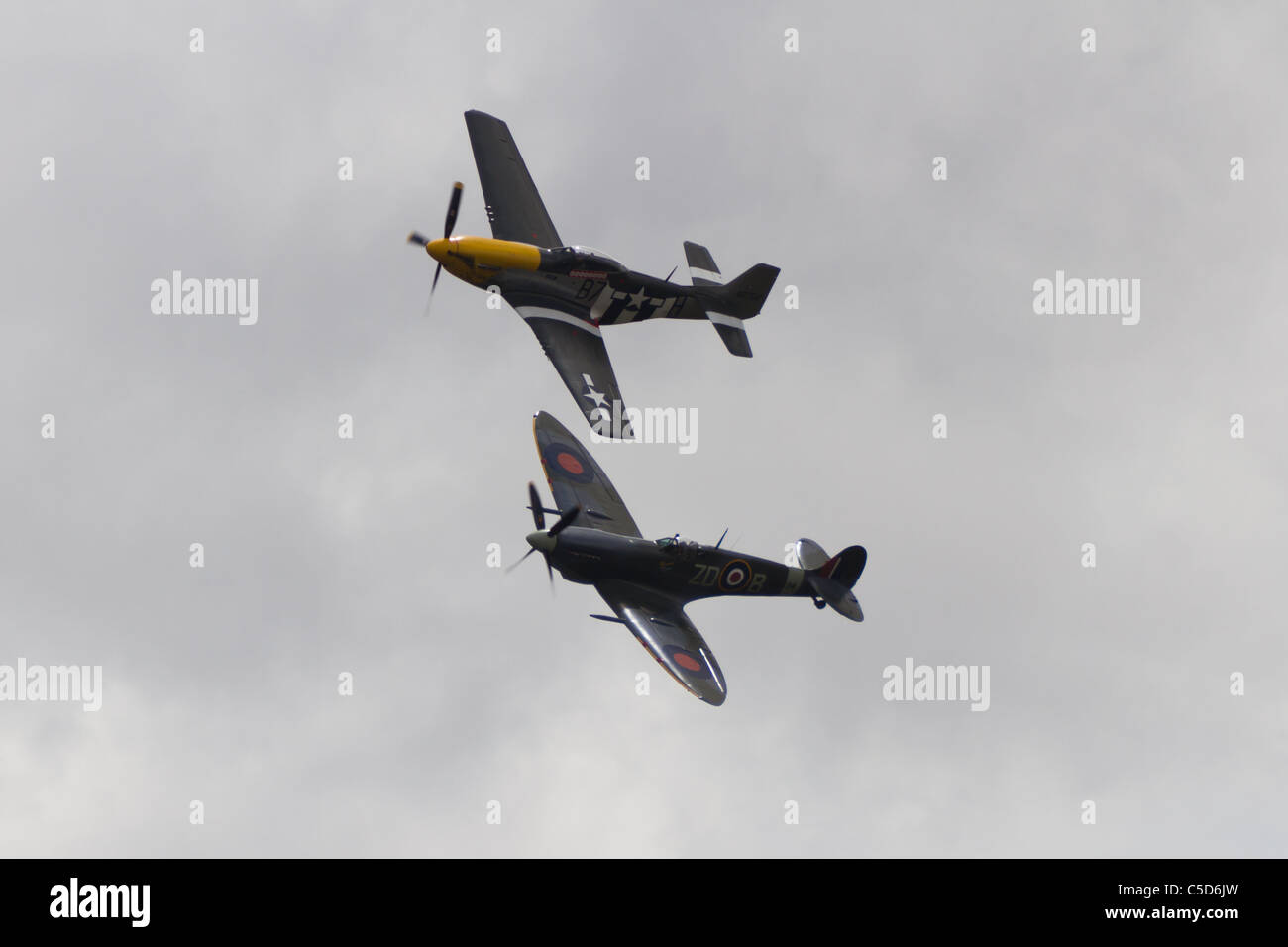 Spitfire airshow hi-res stock photography and images - Alamy