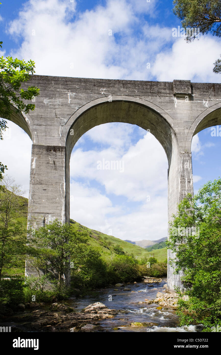 Viaduct hi-res stock photography and images - Alamy