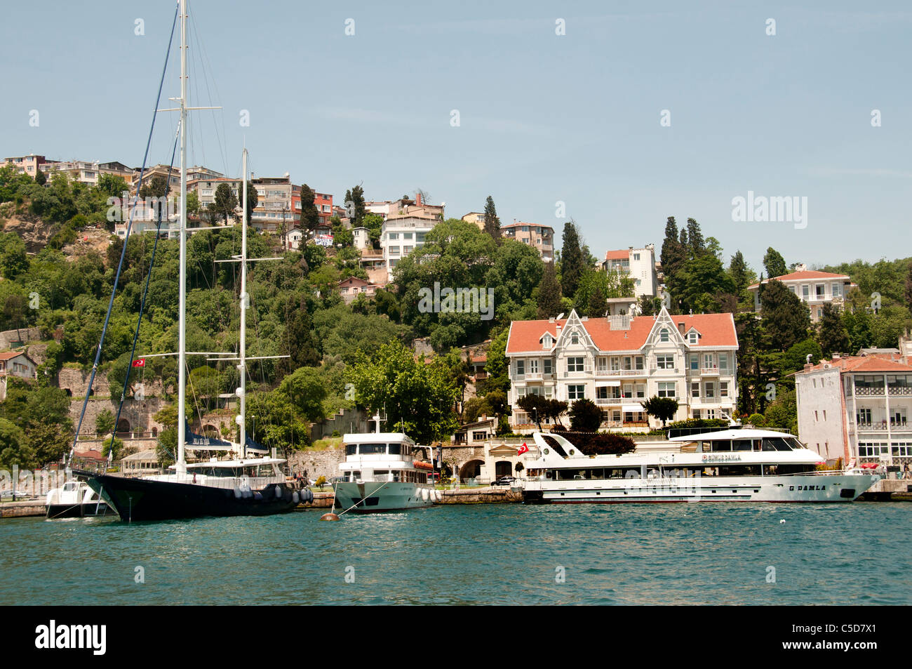 Bosphorus tourist boats hi-res stock photography and images - Alamy