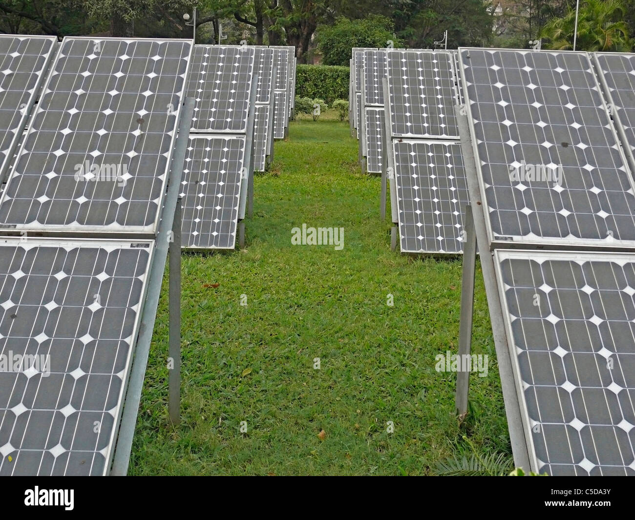 Solar cells india hi-res stock photography and images - Alamy