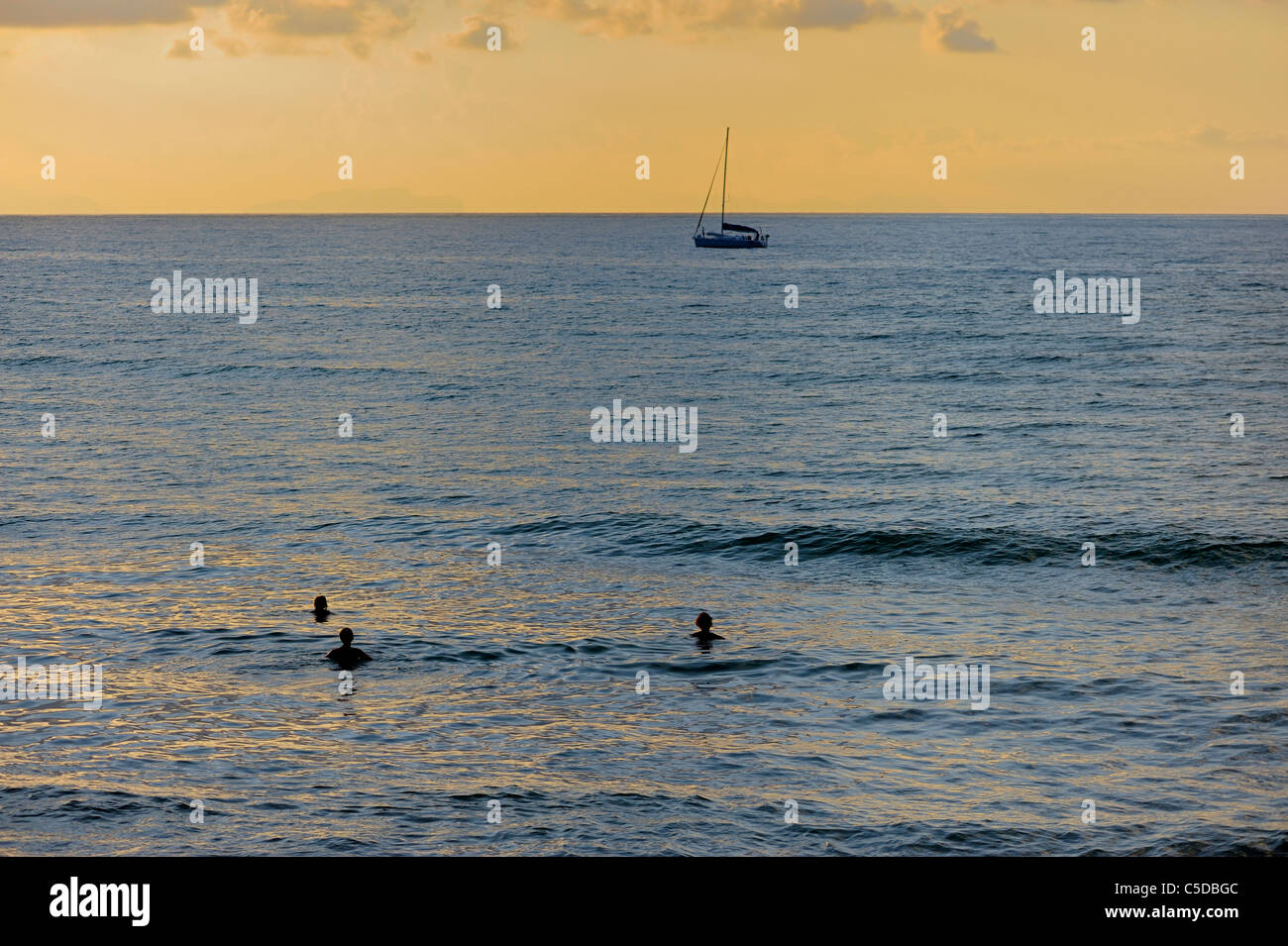 People sea bathing hi-res stock photography and images - Alamy