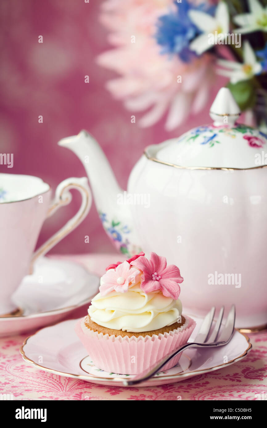 Afternoon tea hi-res stock photography and images - Alamy