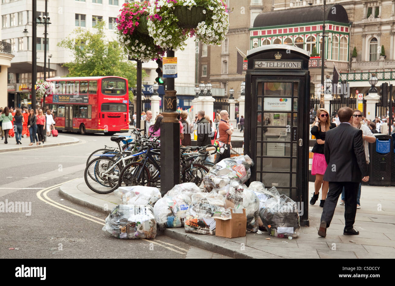 Piles of rubbish, Duncannon street, Trafalgar Square London UK Stock ...