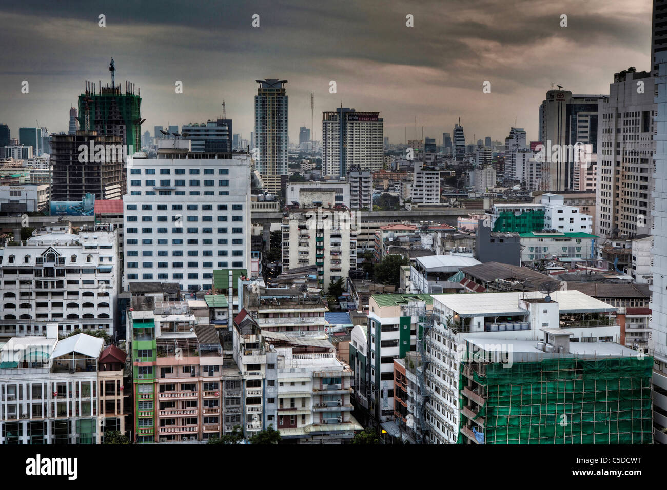 Bangkok dusk hi-res stock photography and images - Alamy