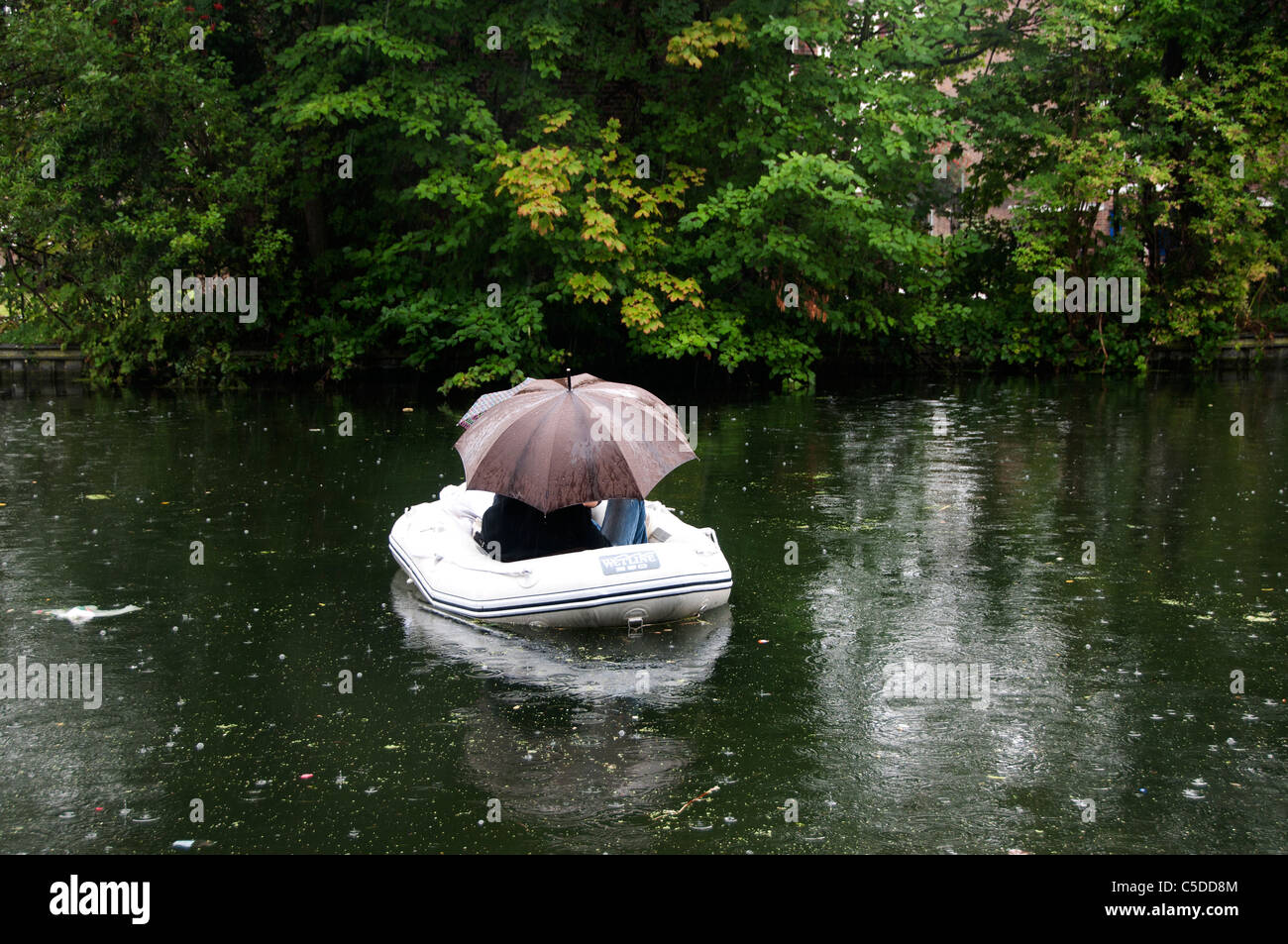 Rubber dingy hi-res stock photography and images - Alamy