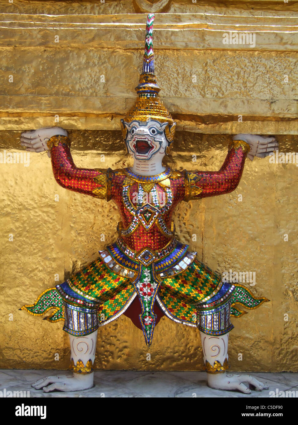 Demon Guardian statue, Wat Phra Kaeo, Bangkok, Thailand Stock Photo - Alamy