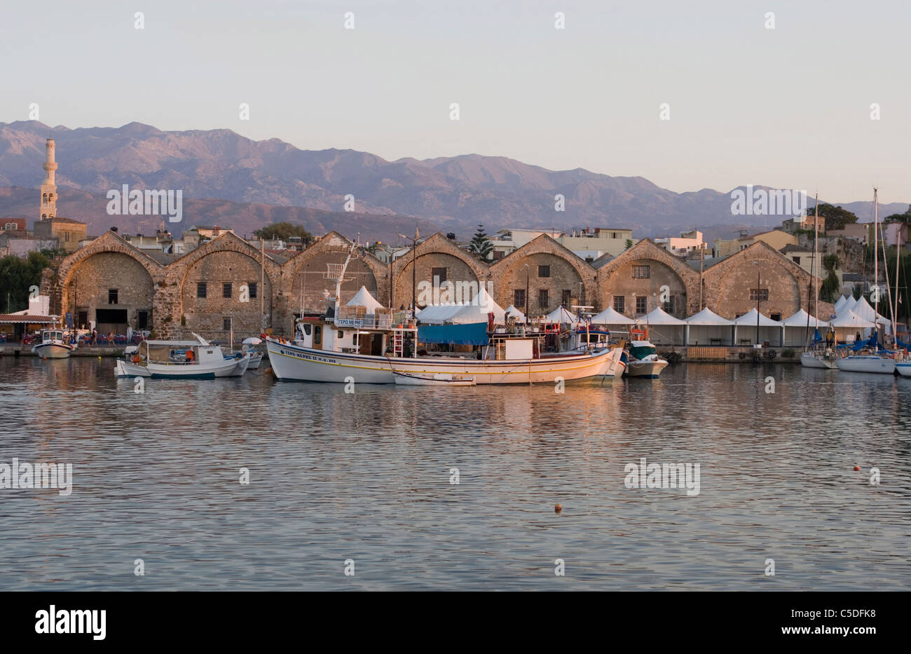 The inner harbour at sunset. Chania, Crete, Greece Stock Photo - Alamy
