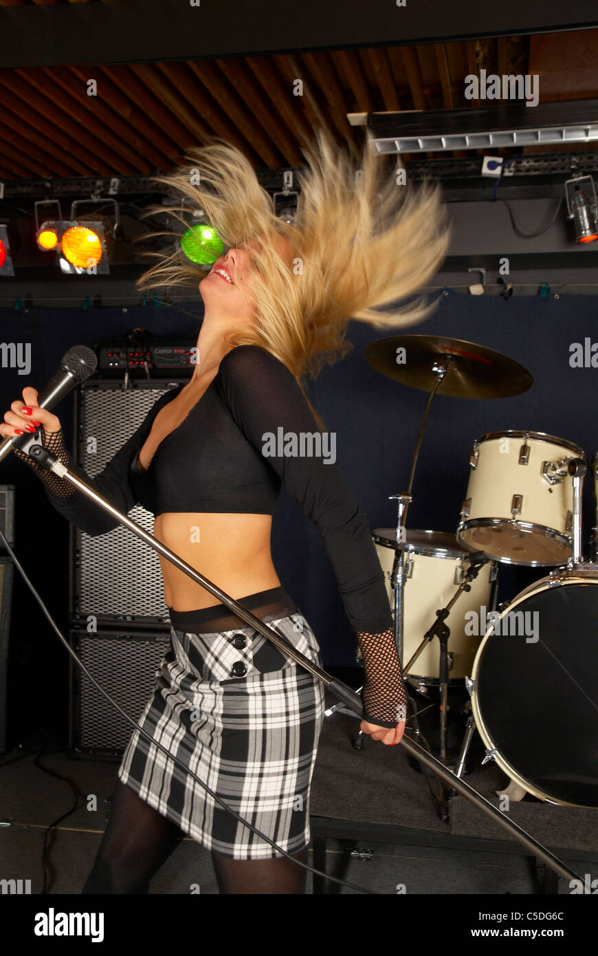 Dancing singer hi-res stock photography and images - Alamy