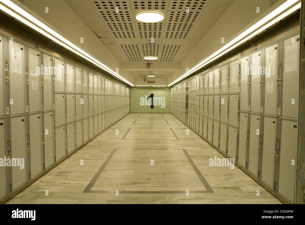 Wall lockers hi-res stock photography and images - Alamy
