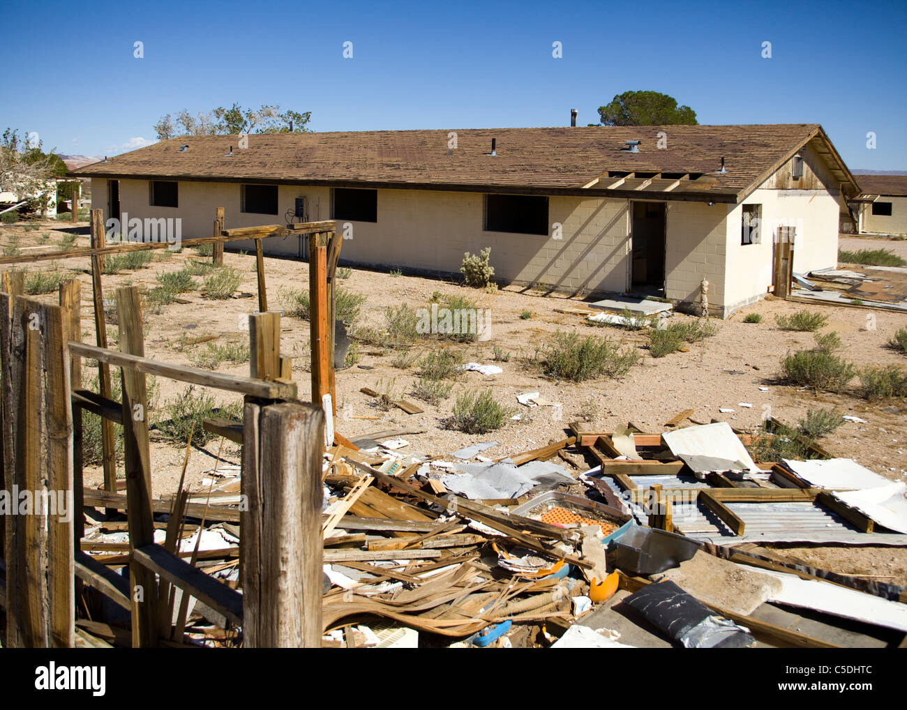 Duplex house hi-res stock photography and images - Alamy