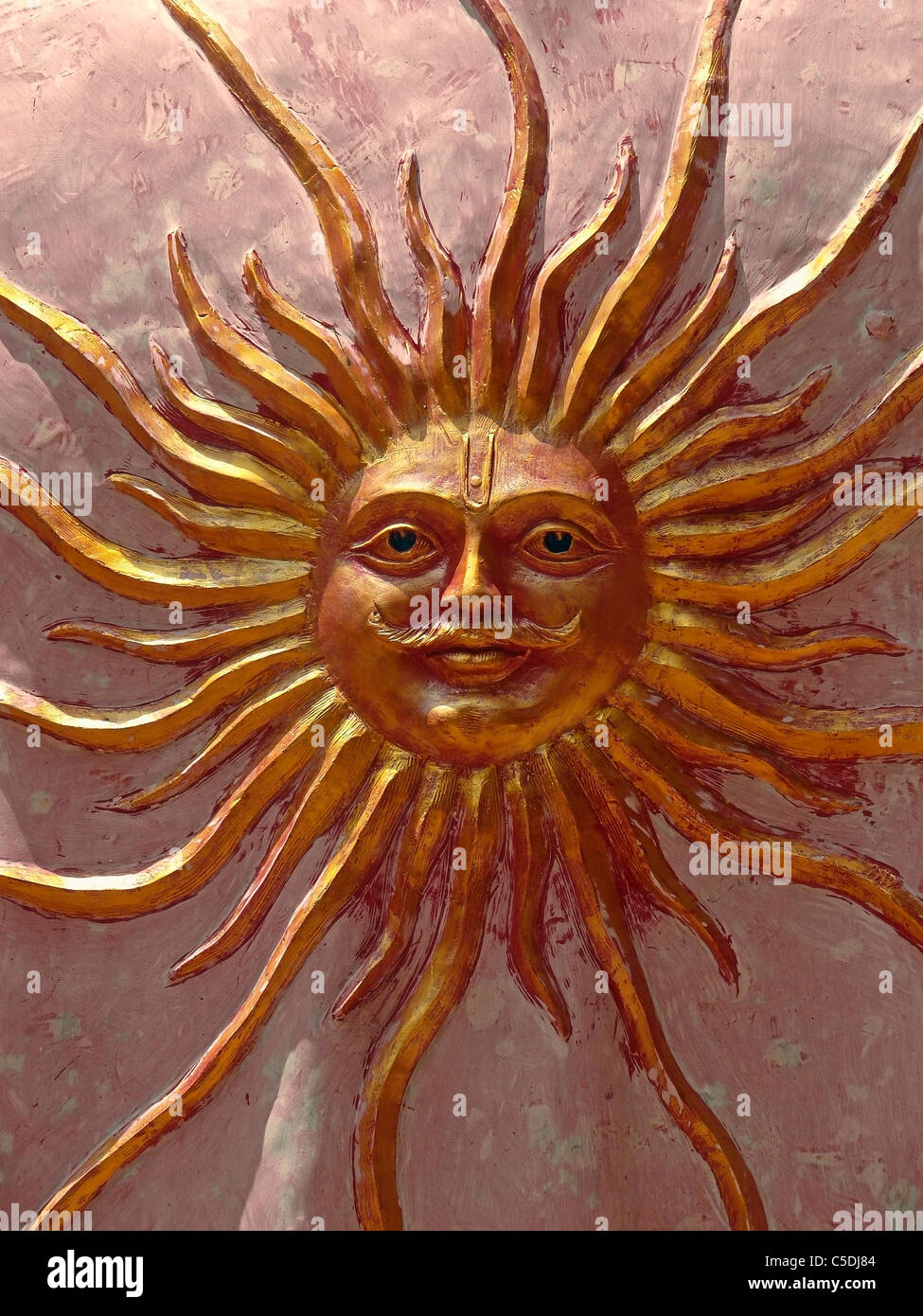 Sculpture of the sun Stock Photo - Alamy
