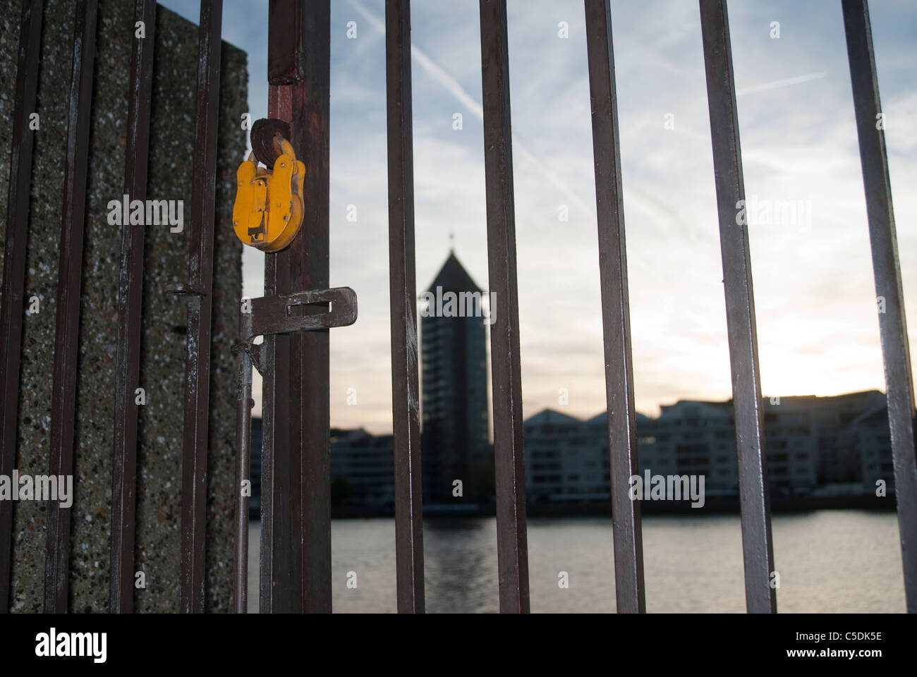 Chelsea gate hi-res stock photography and images - Alamy