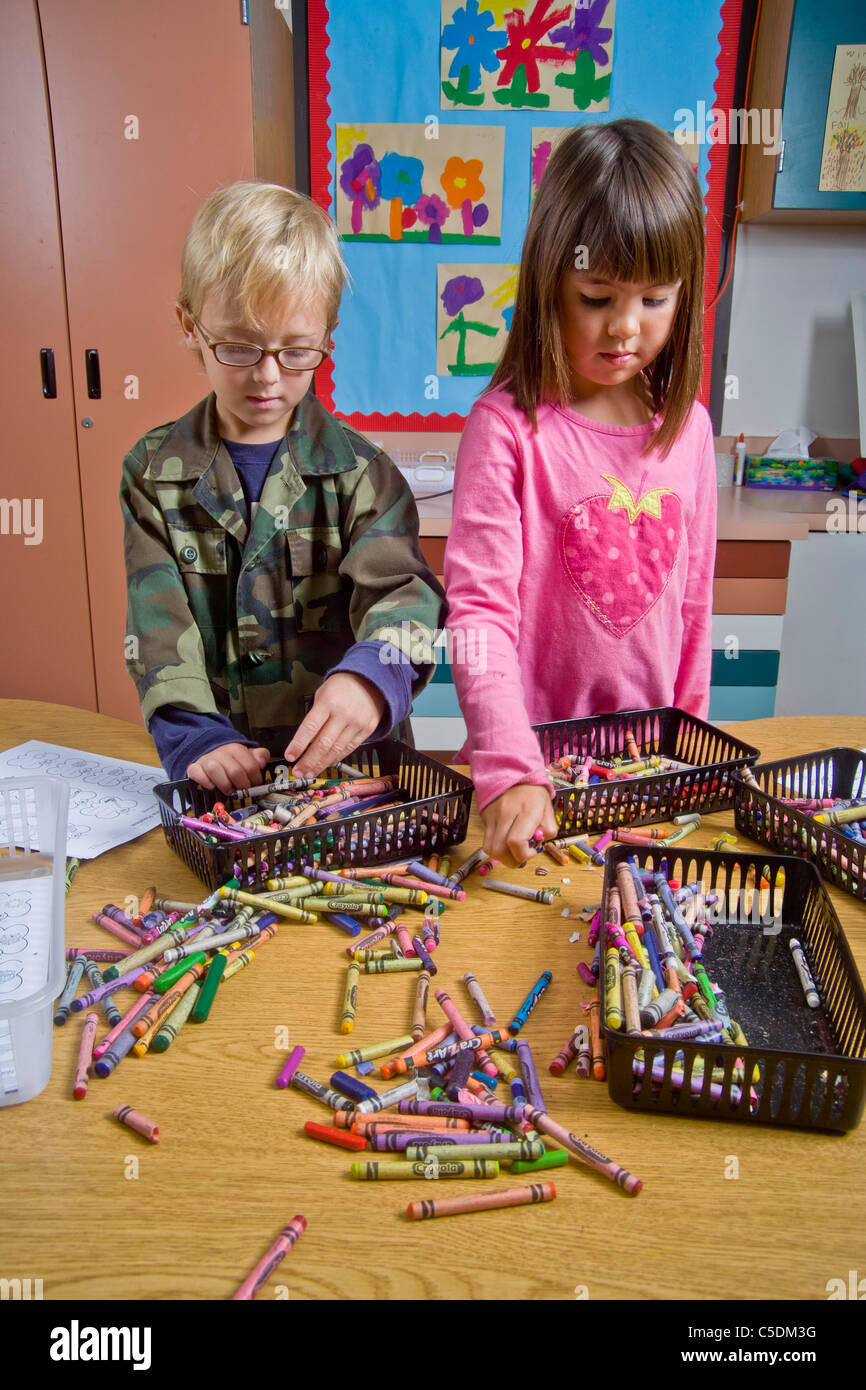 Children collect classroom hi-res stock photography and images - Alamy