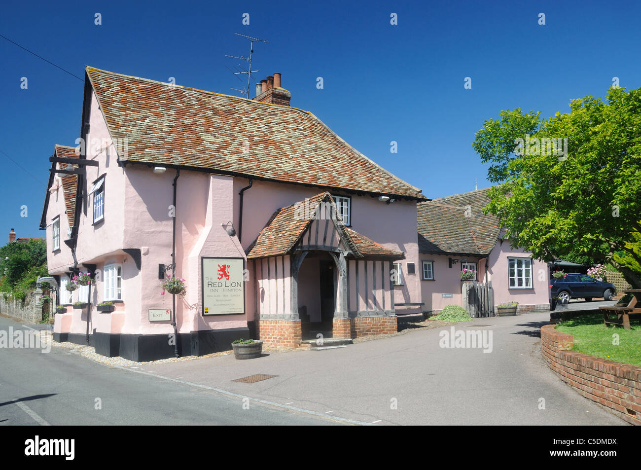 The Red Lion Inn, in Hinxton, Cambridgeshire, England Stock Photo - Alamy