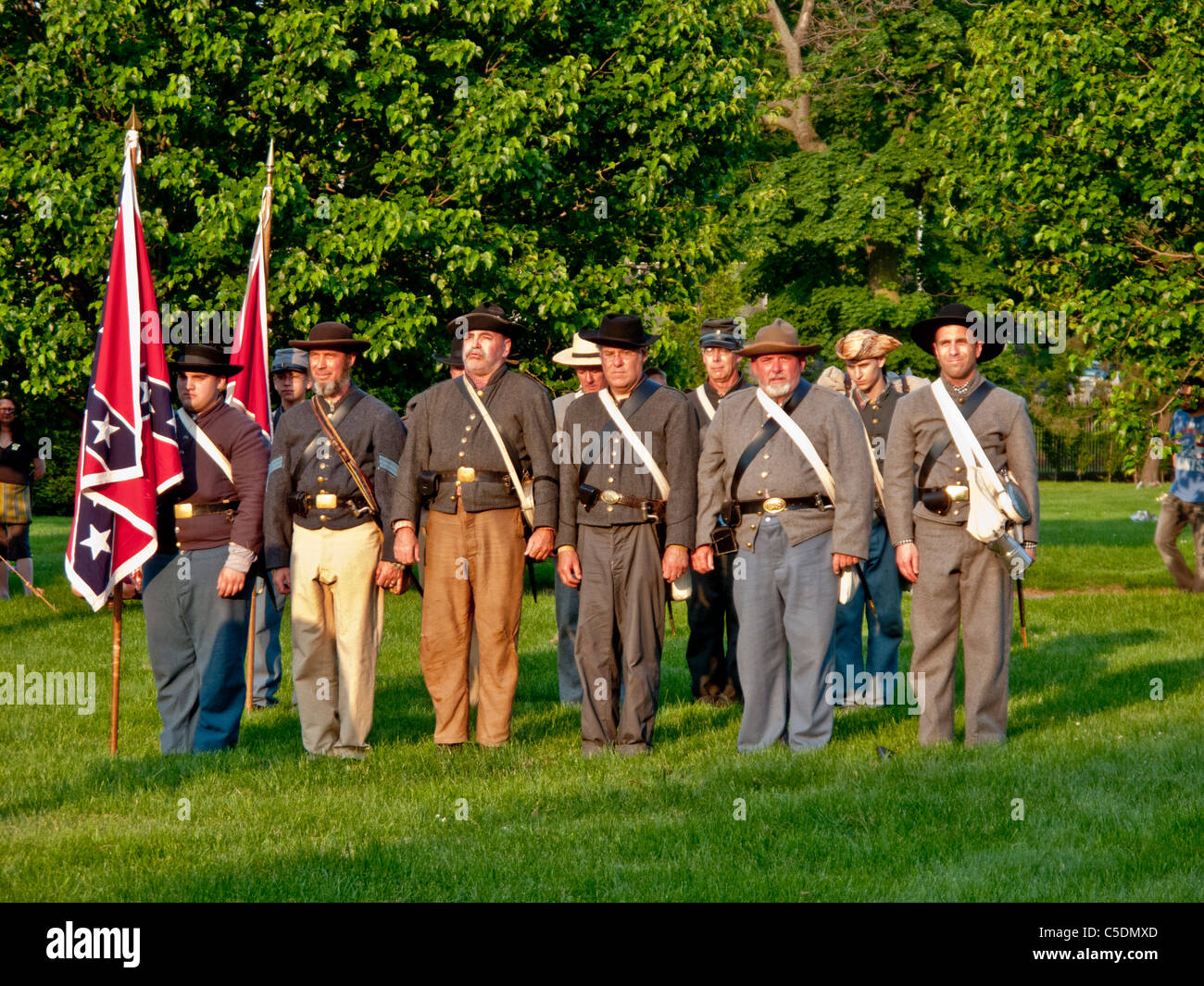 Civil war uniforms hi-res stock photography and images - Alamy