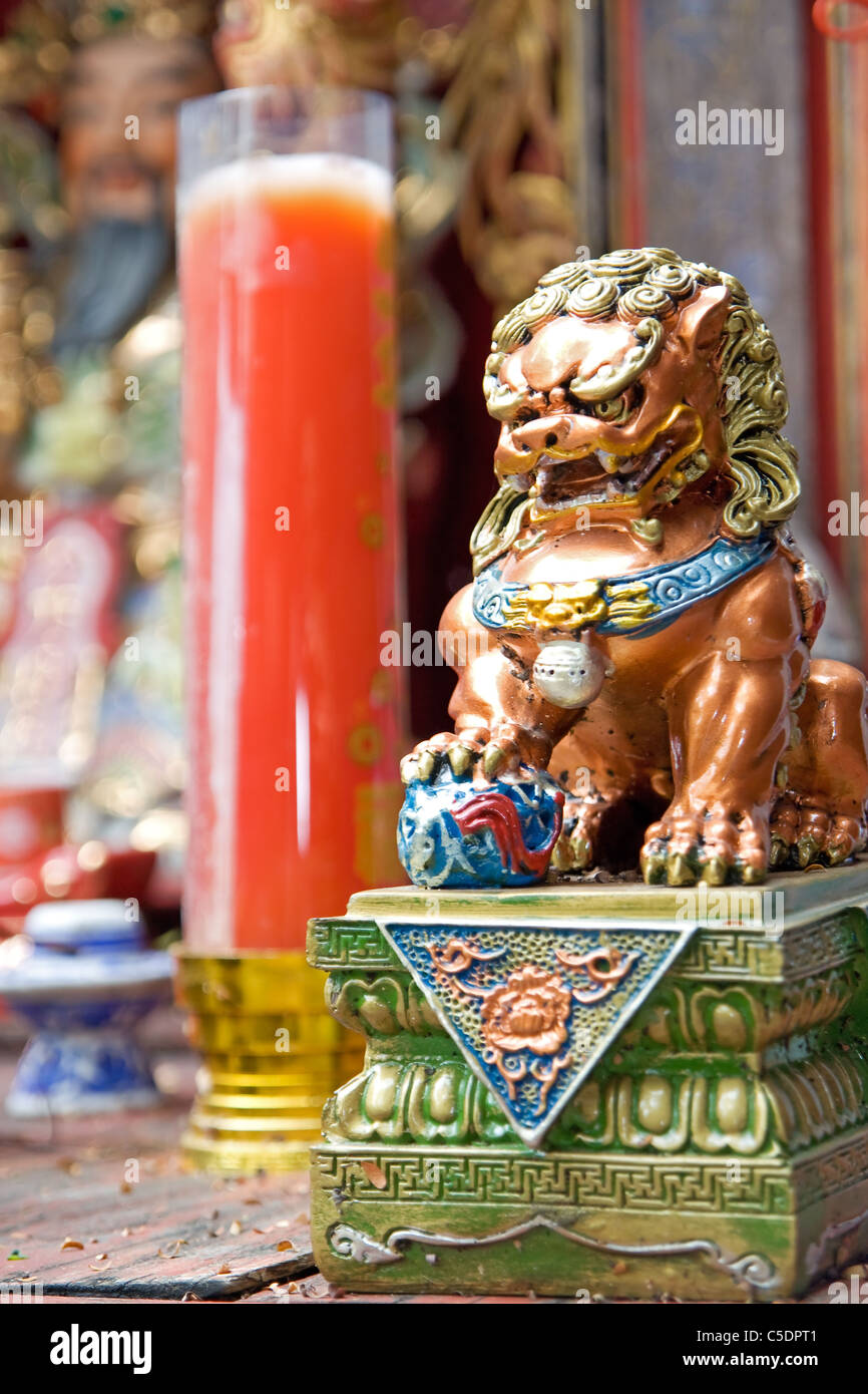 The detailed look at Chinese altar Stock Photo - Alamy
