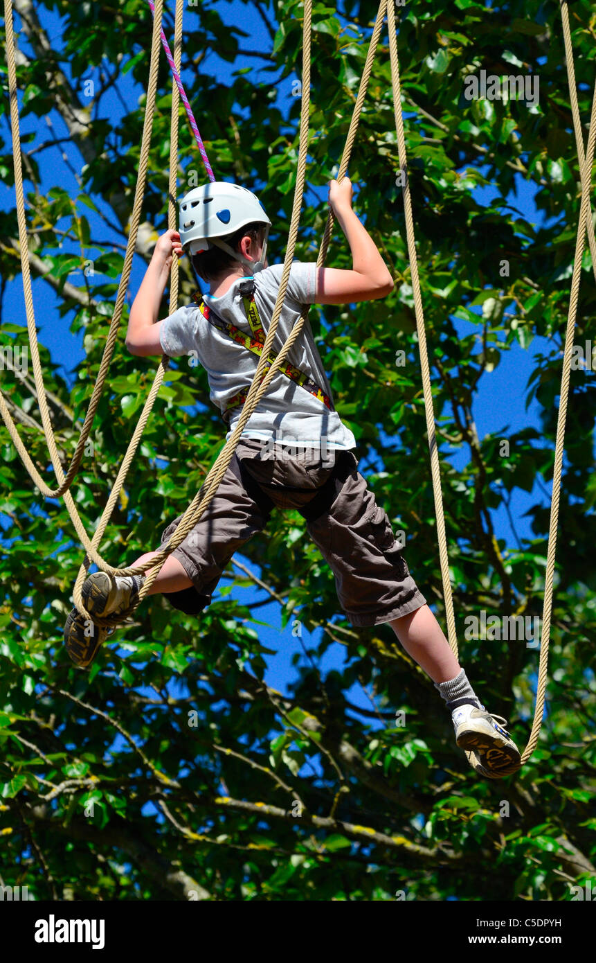 Suspended by ropes hi-res stock photography and images - Alamy