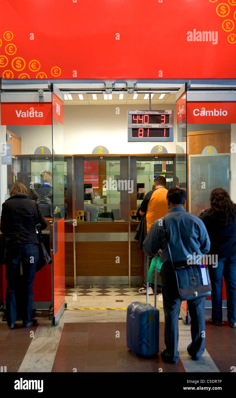 Currency exchange office hi-res stock photography and images - Alamy