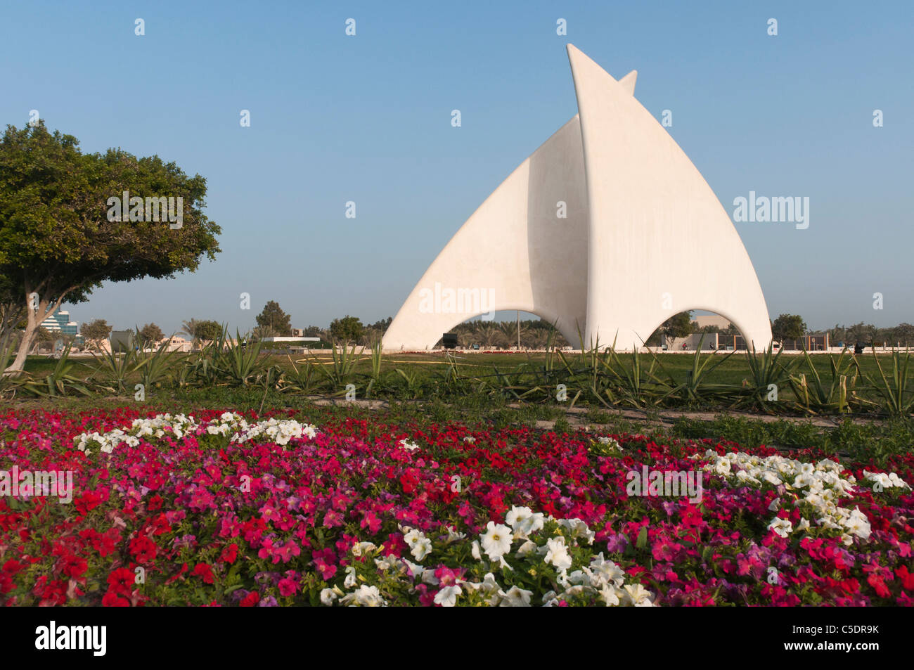 Bahrain garden hi-res stock photography and images - Alamy