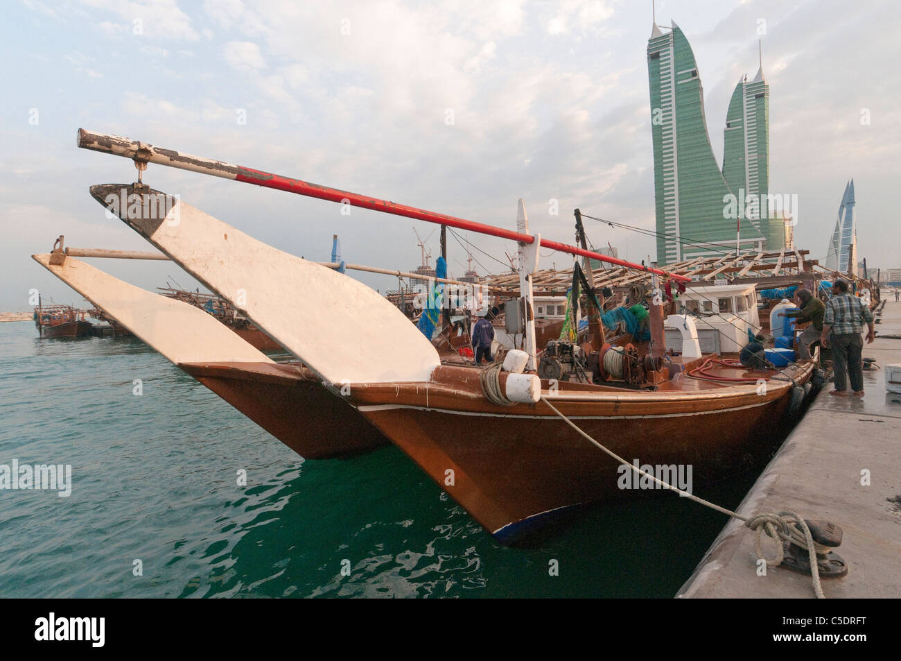 Manama bahrain dhows hi-res stock photography and images - Alamy