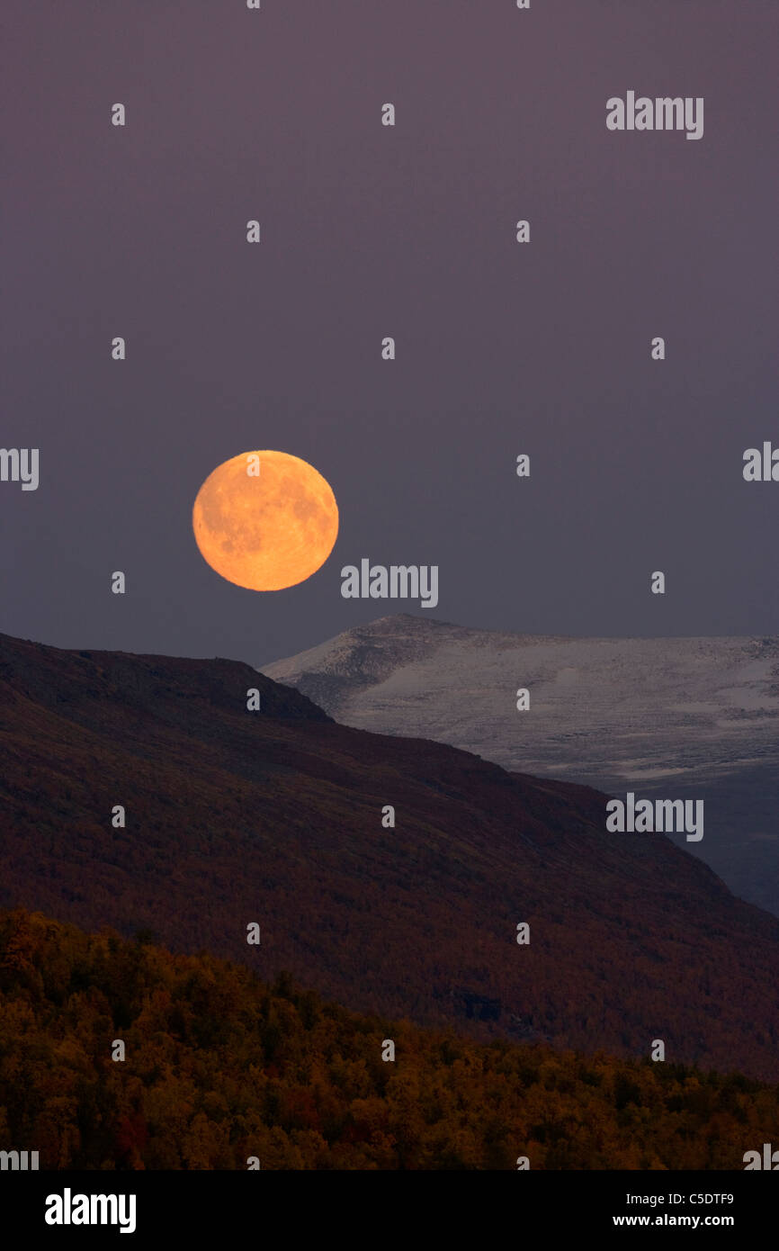Moon over hill hi-res stock photography and images - Alamy