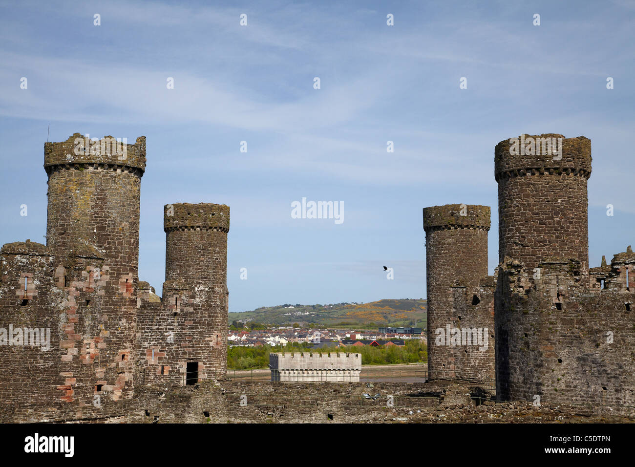 Run down medieval castle ruins hi-res stock photography and images - Alamy