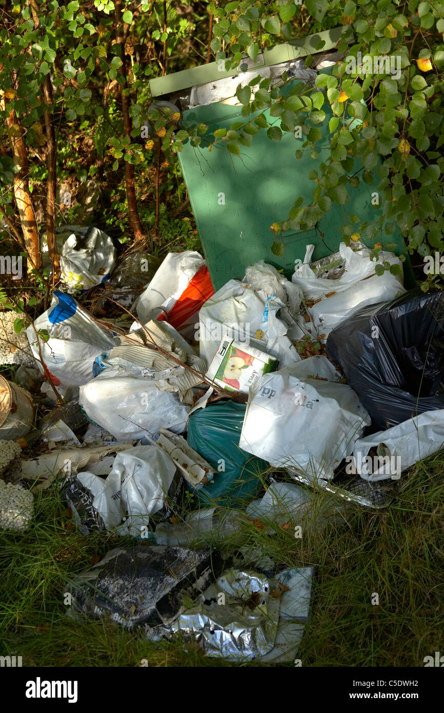 Scattered household waste hi-res stock photography and images - Alamy