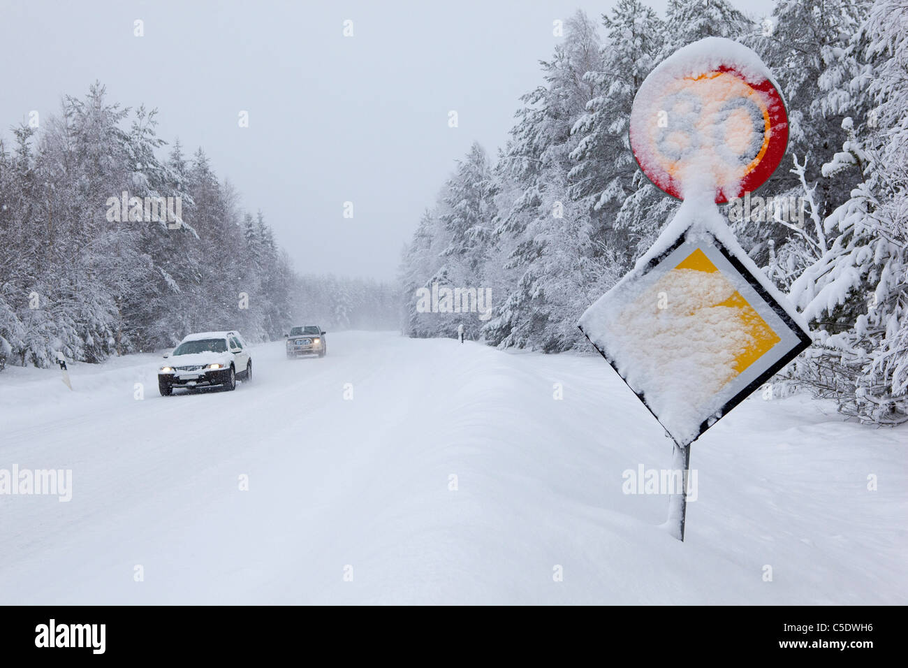 Snowed snowing hi-res stock photography and images - Alamy