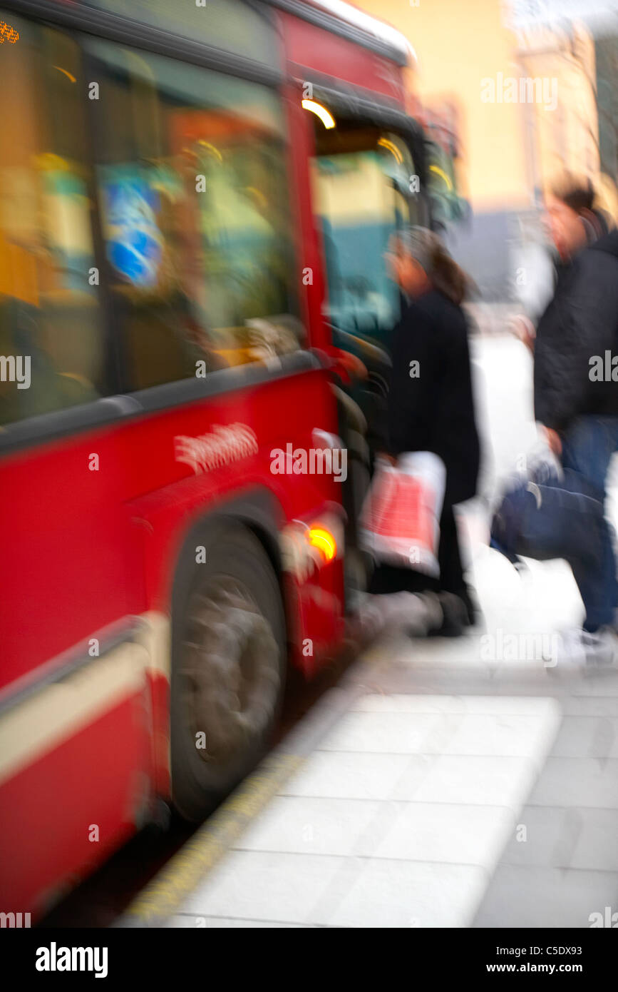 Buss stop hi-res stock photography and images - Alamy