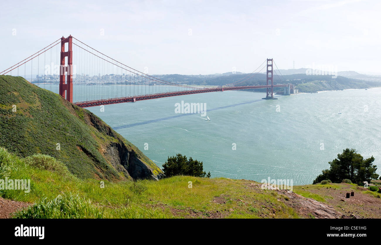 Golden gate bridge top hi-res stock photography and images - Alamy