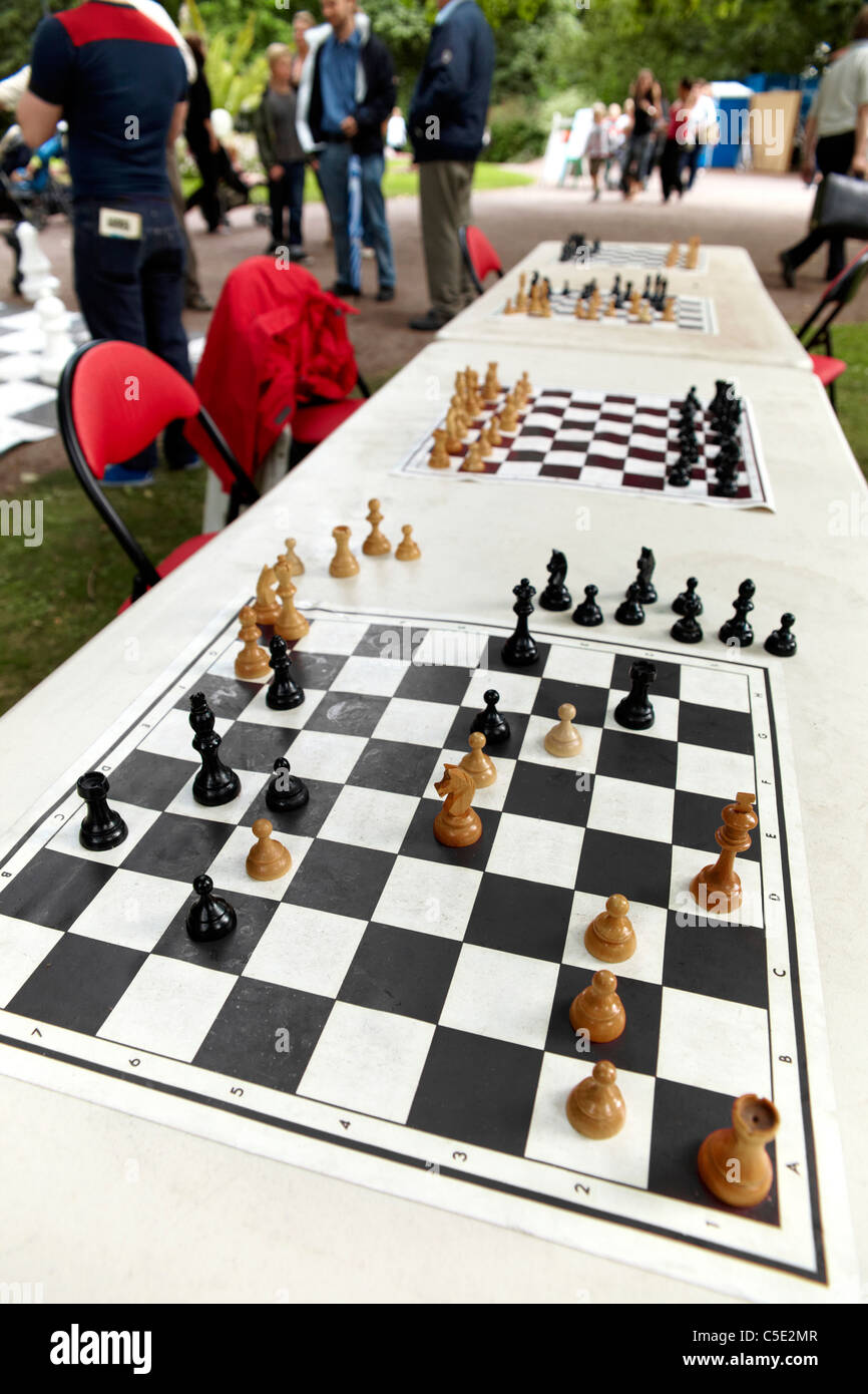 Outdoor chess players hi-res stock photography and images - Alamy