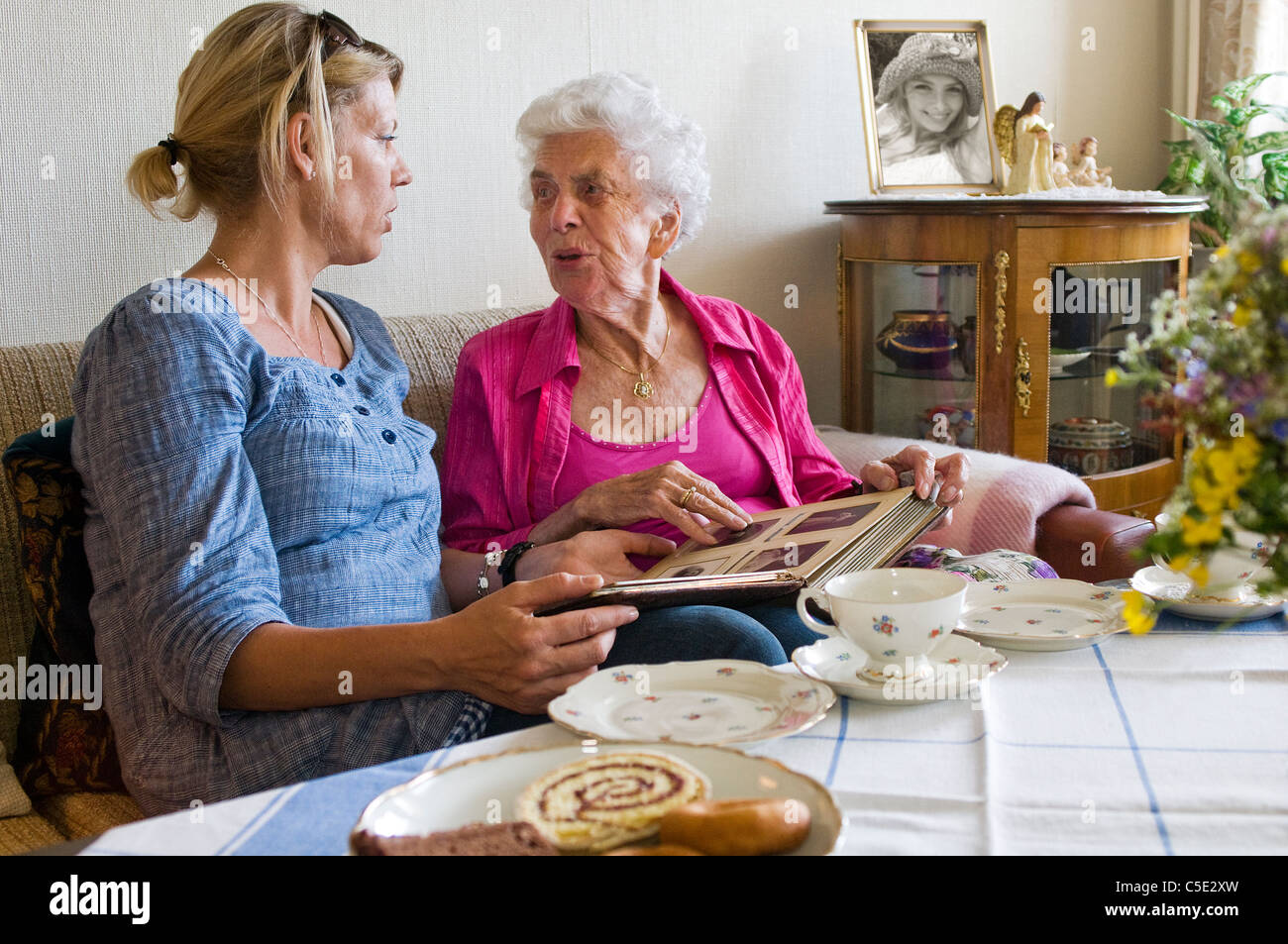 Visit grandma hi-res stock photography and images - Alamy