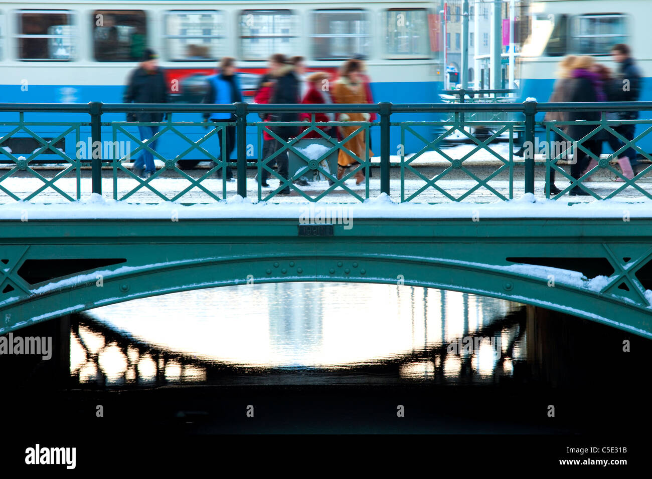 Bridge blurry background hi-res stock photography and images - Alamy