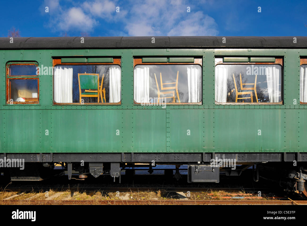 Green metal wagon hi-res stock photography and images - Alamy