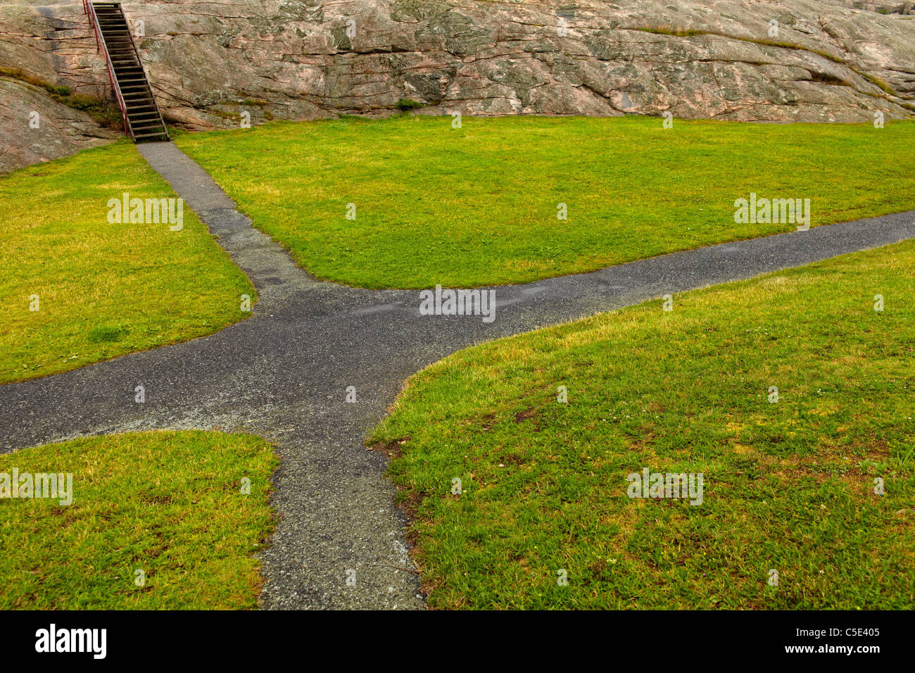 Grass paths hi-res stock photography and images - Alamy