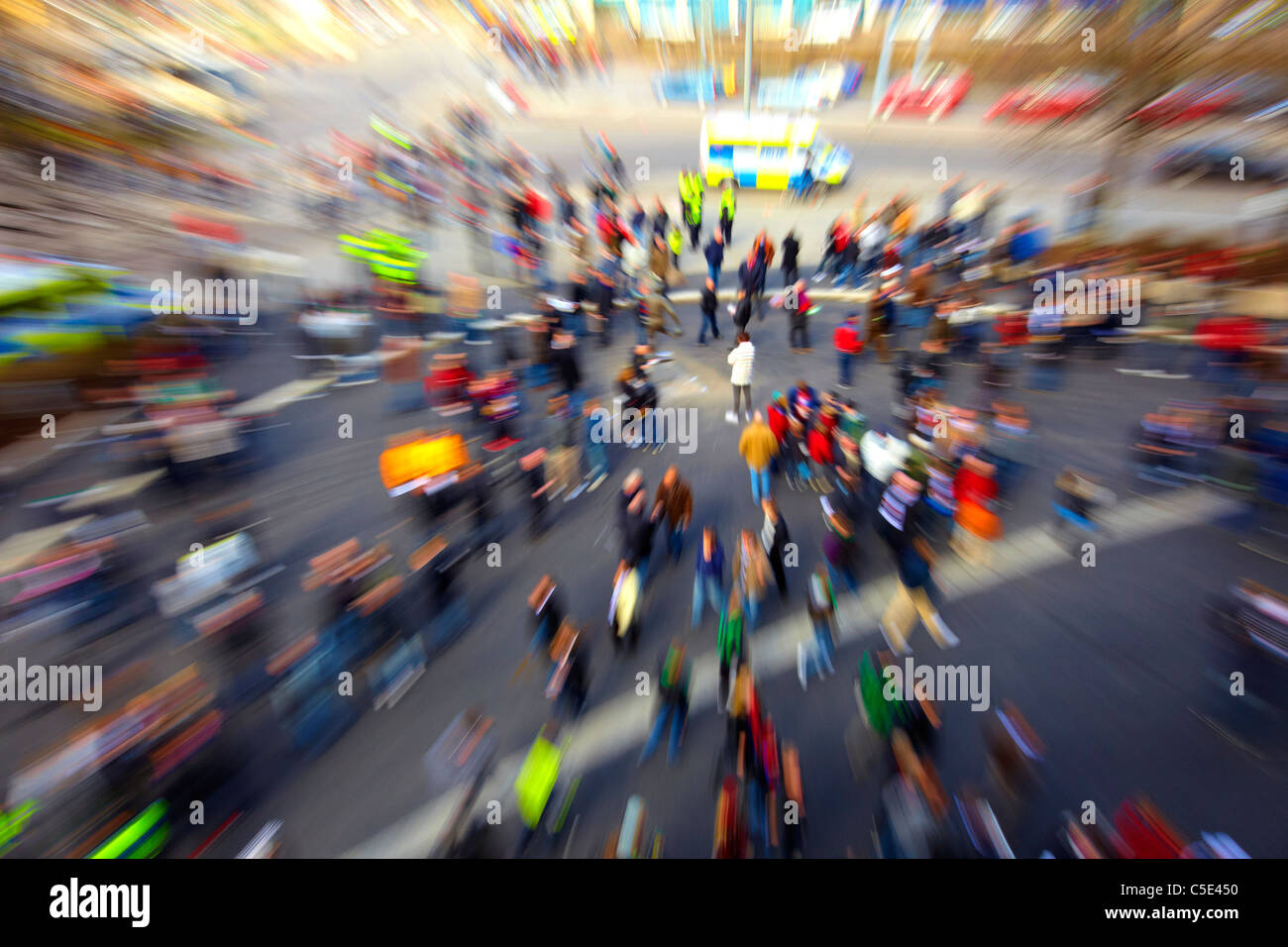 Large mass of people hi-res stock photography and images - Alamy