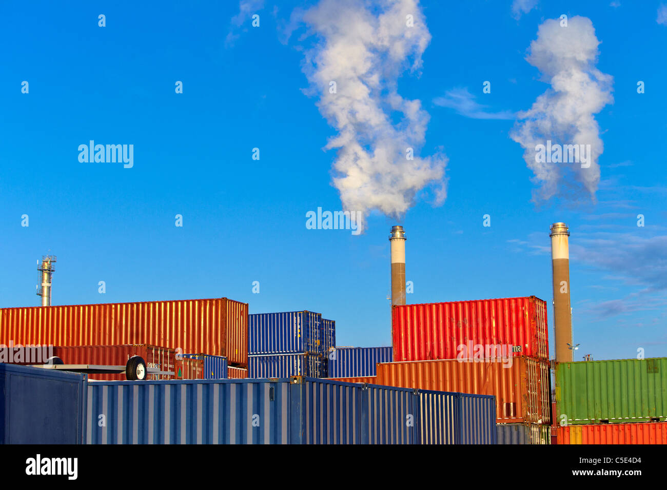 Containers blue sky hi-res stock photography and images - Alamy
