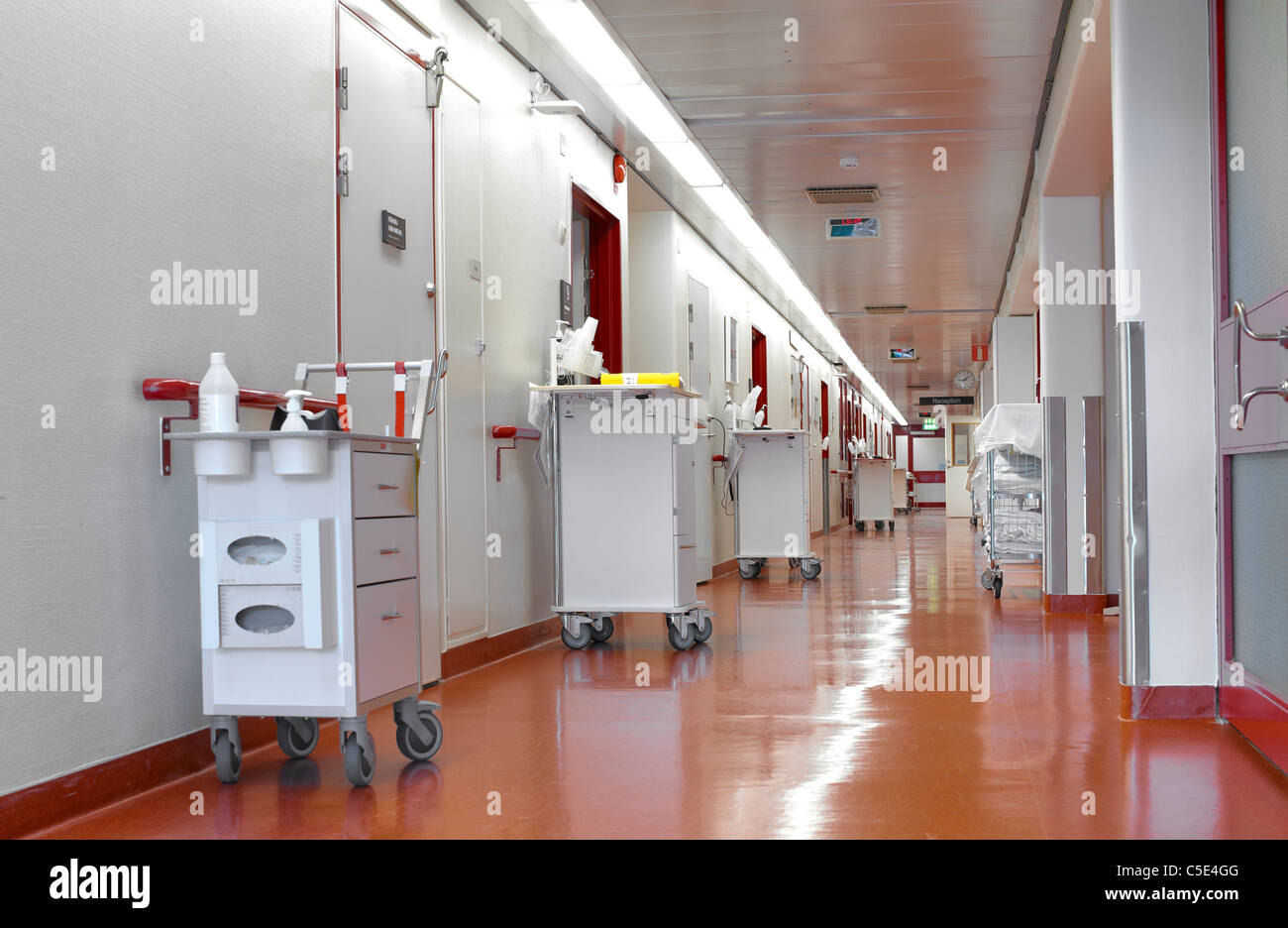 Hospital Trolley Stock Photos & Hospital Trolley Stock Images - Alamy